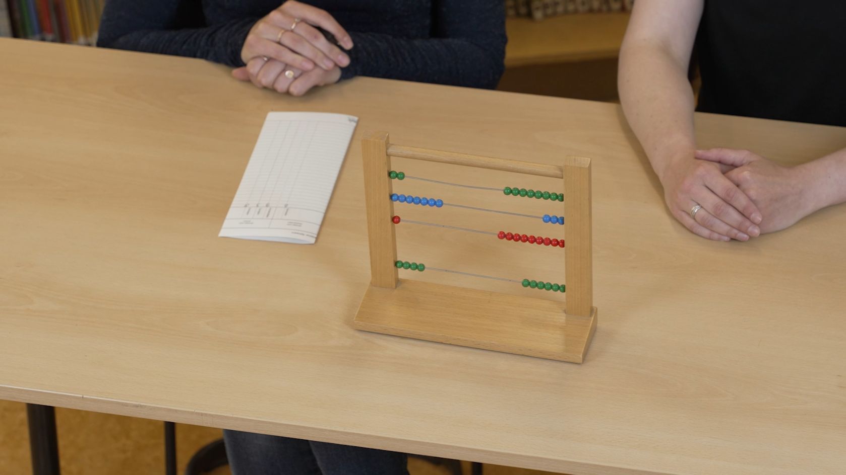 Kleine telraam - opschrijven grote getallen - AVE.IK Montessoristudie